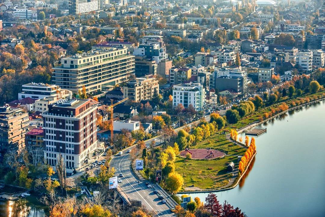 Autumn in Bucharest [OC] [1200 × 800px] | Scrolller