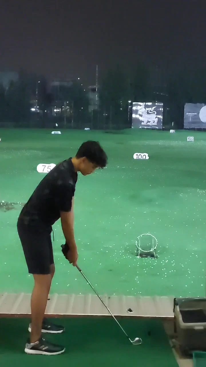 My golf swing | Scrolller