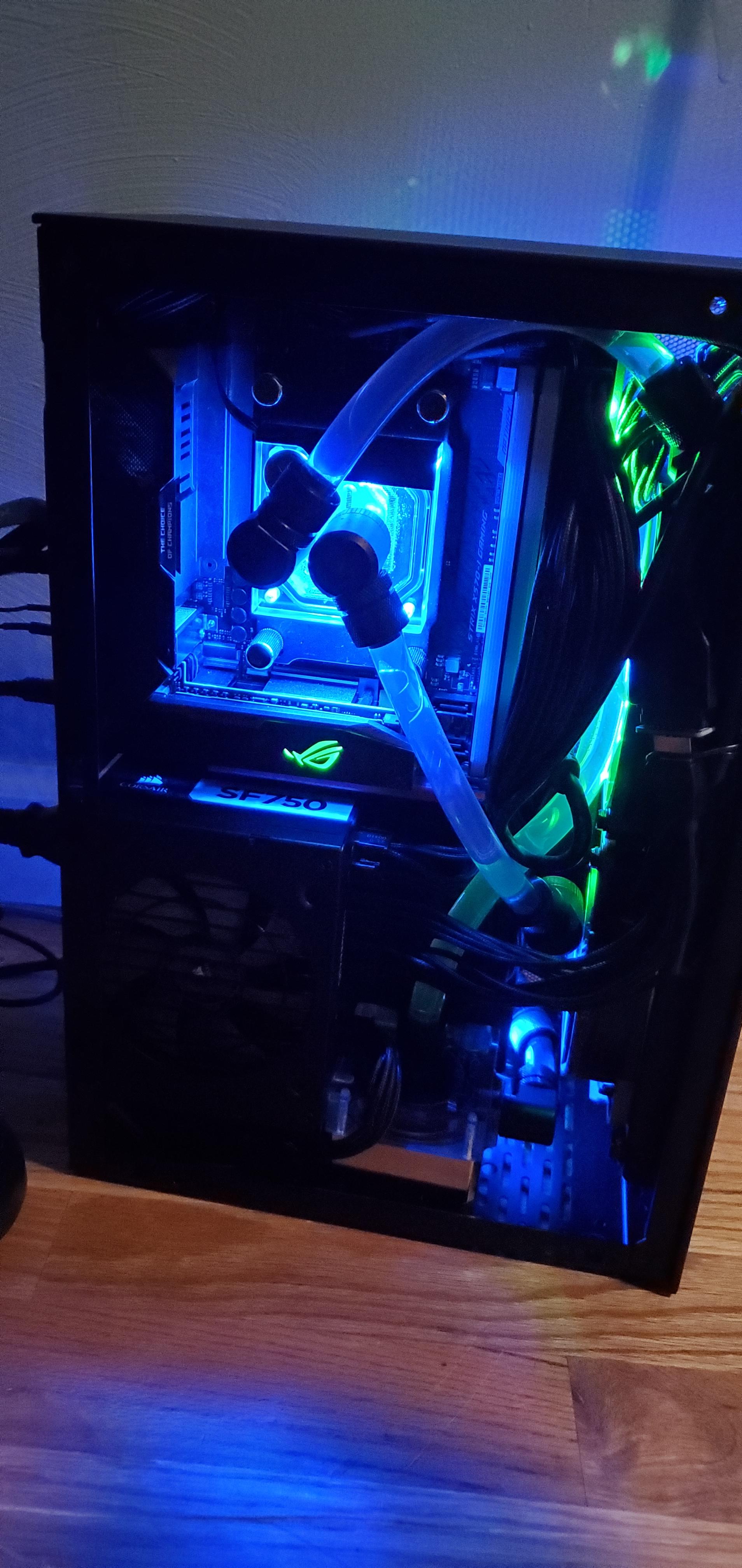 Meshlicious custom loop | Scrolller