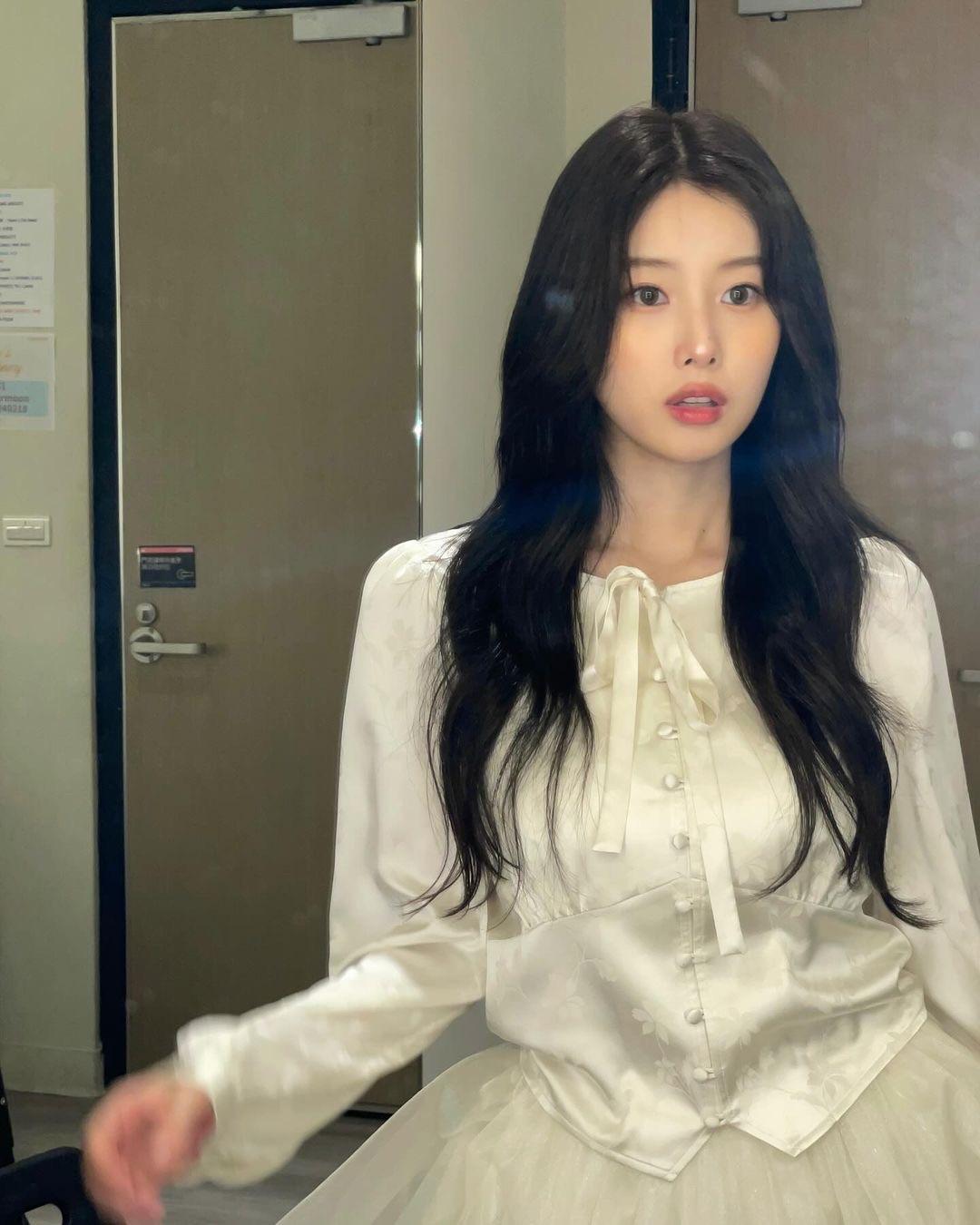 240218 Kang Hyewon Instagram Update | Scrolller