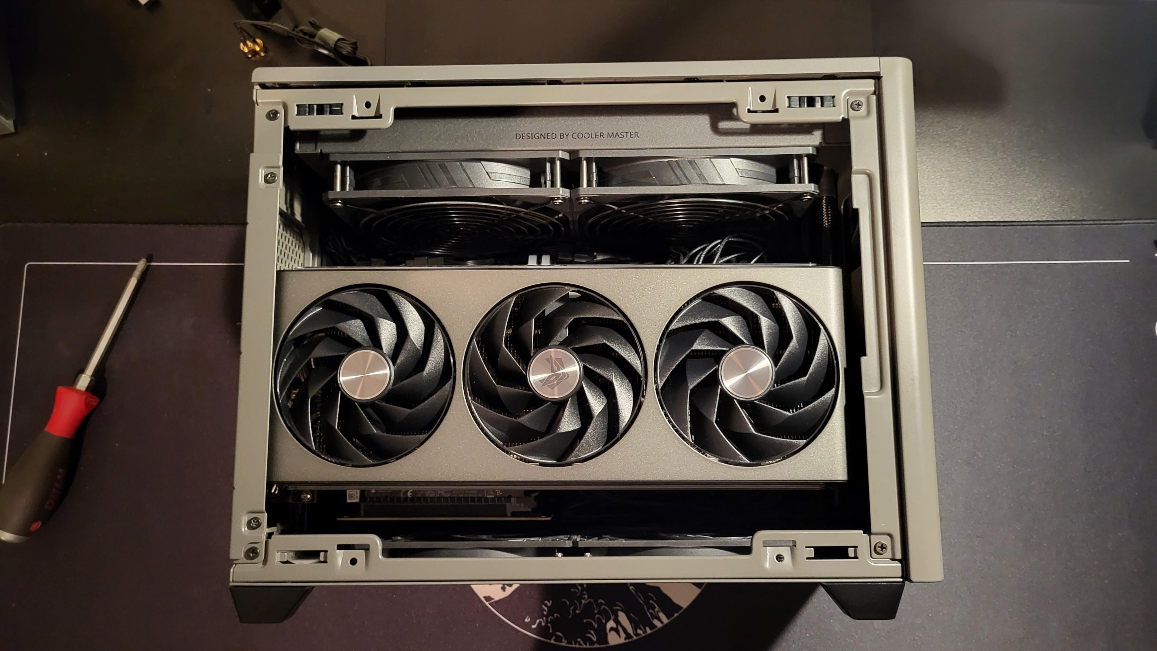 NR200P MAX with 7900 XTX NITRO+ | Scrolller