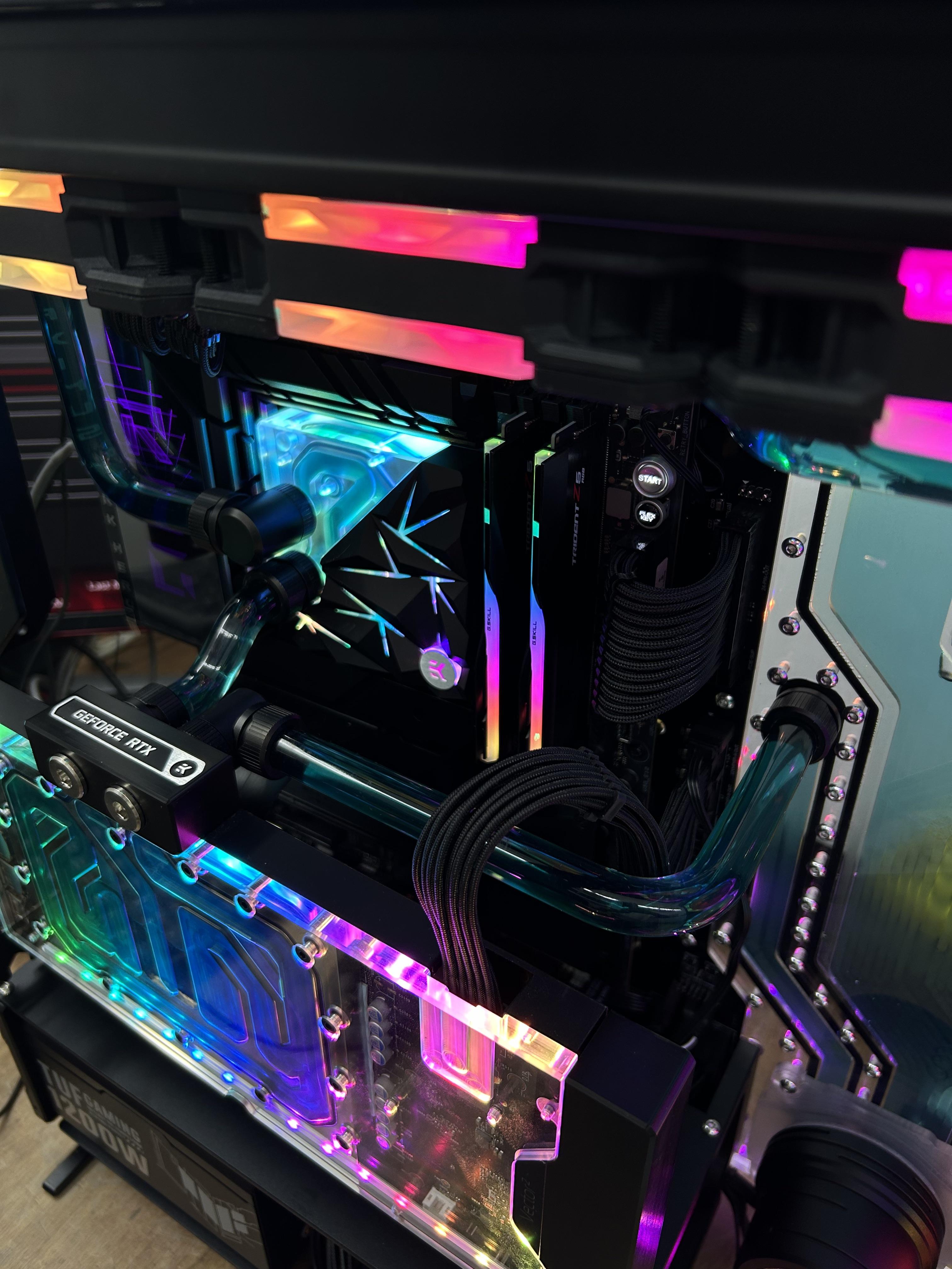 EKWB Special Edition CPU Block | Scrolller