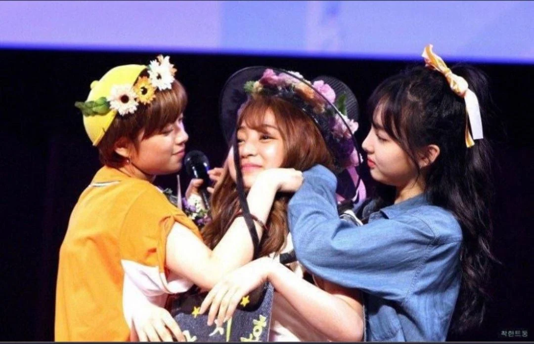 Jihyo so cute here, so squishy | Scrolller