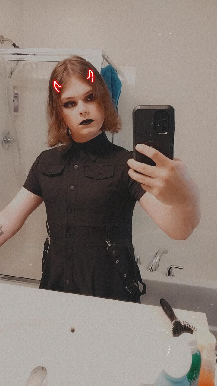 Im not sure what to call this look, but it gives me so much gender euphoria | Scrolller