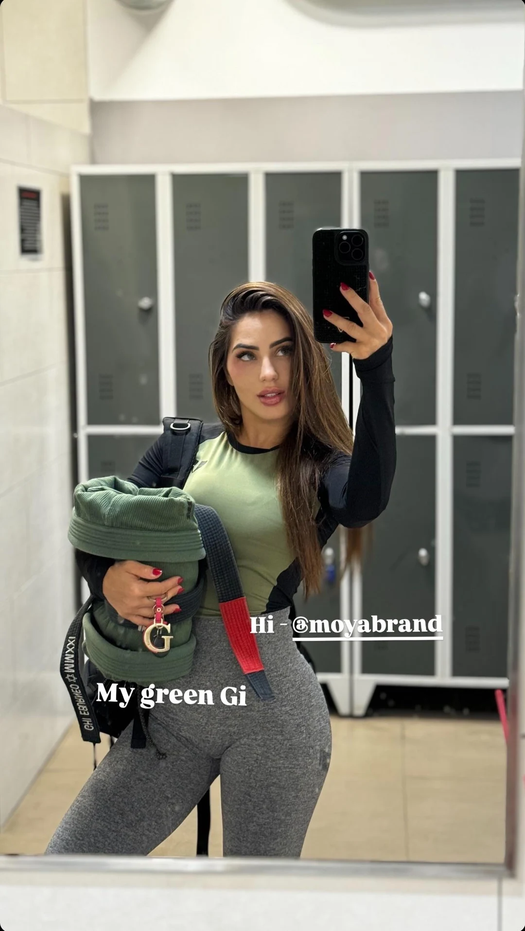 Giovanna E. | Scrolller