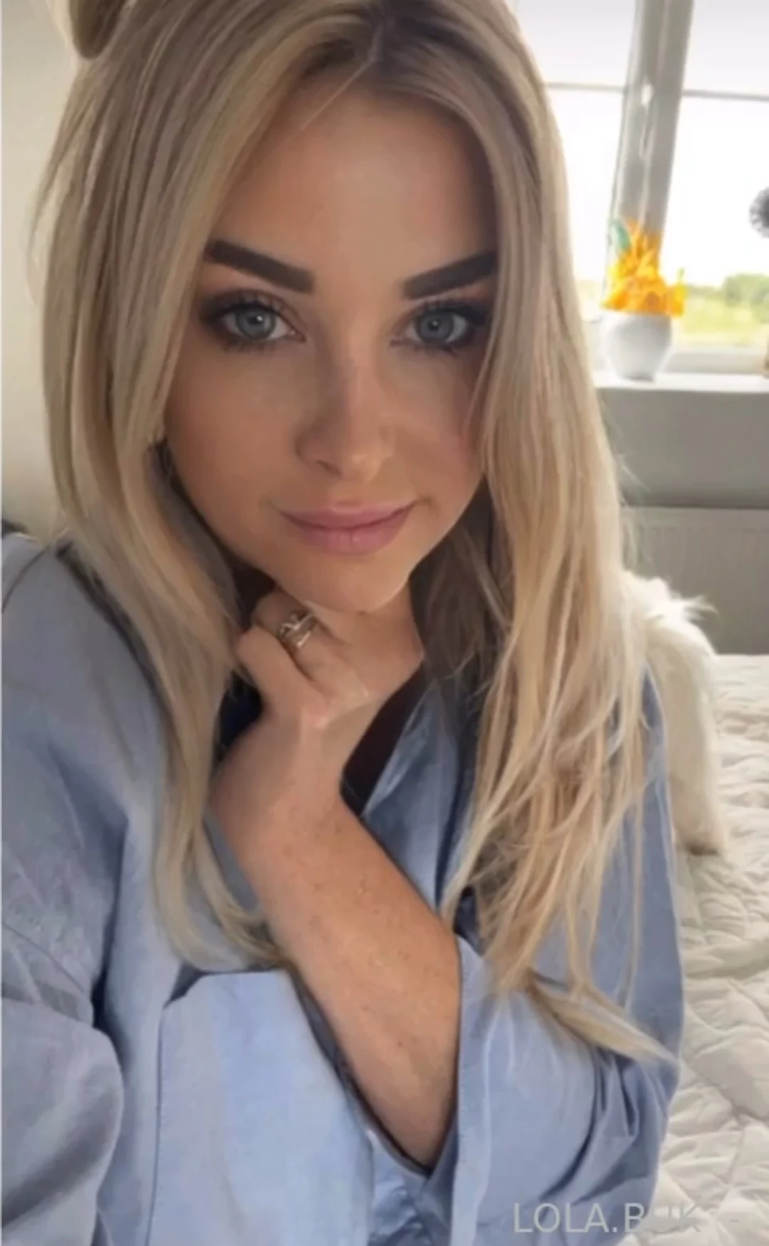 Lola Buk | Scrolller