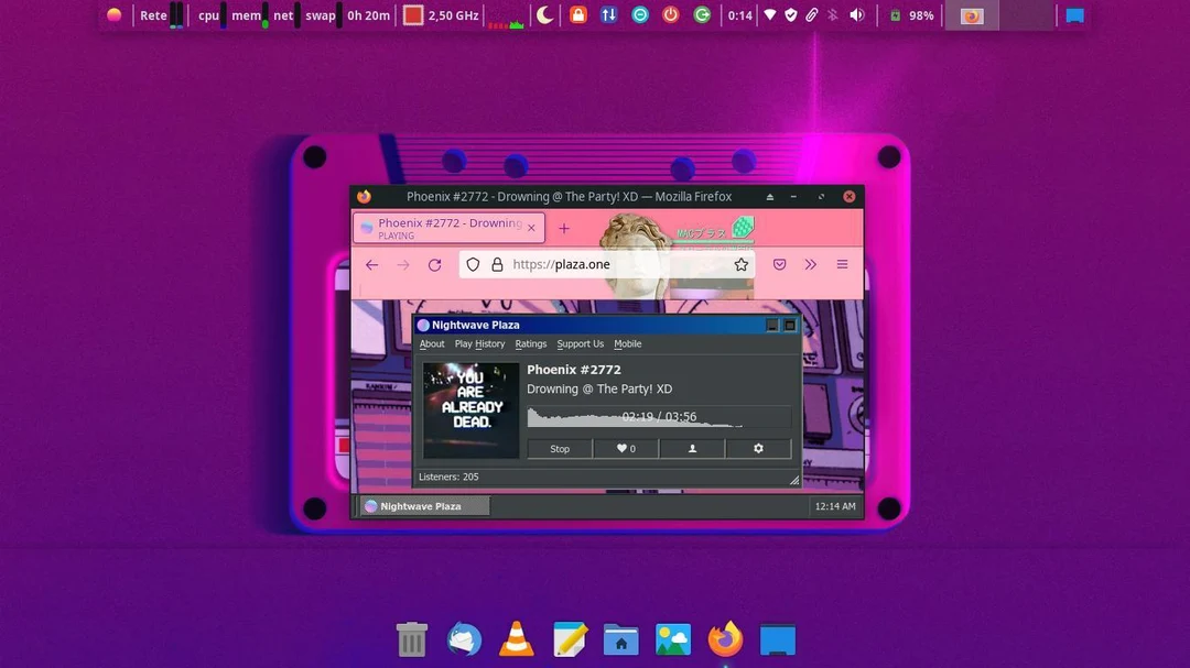 my lil customization at manjaro [XFCE] please be gentle, it’s my first try | Scrolller