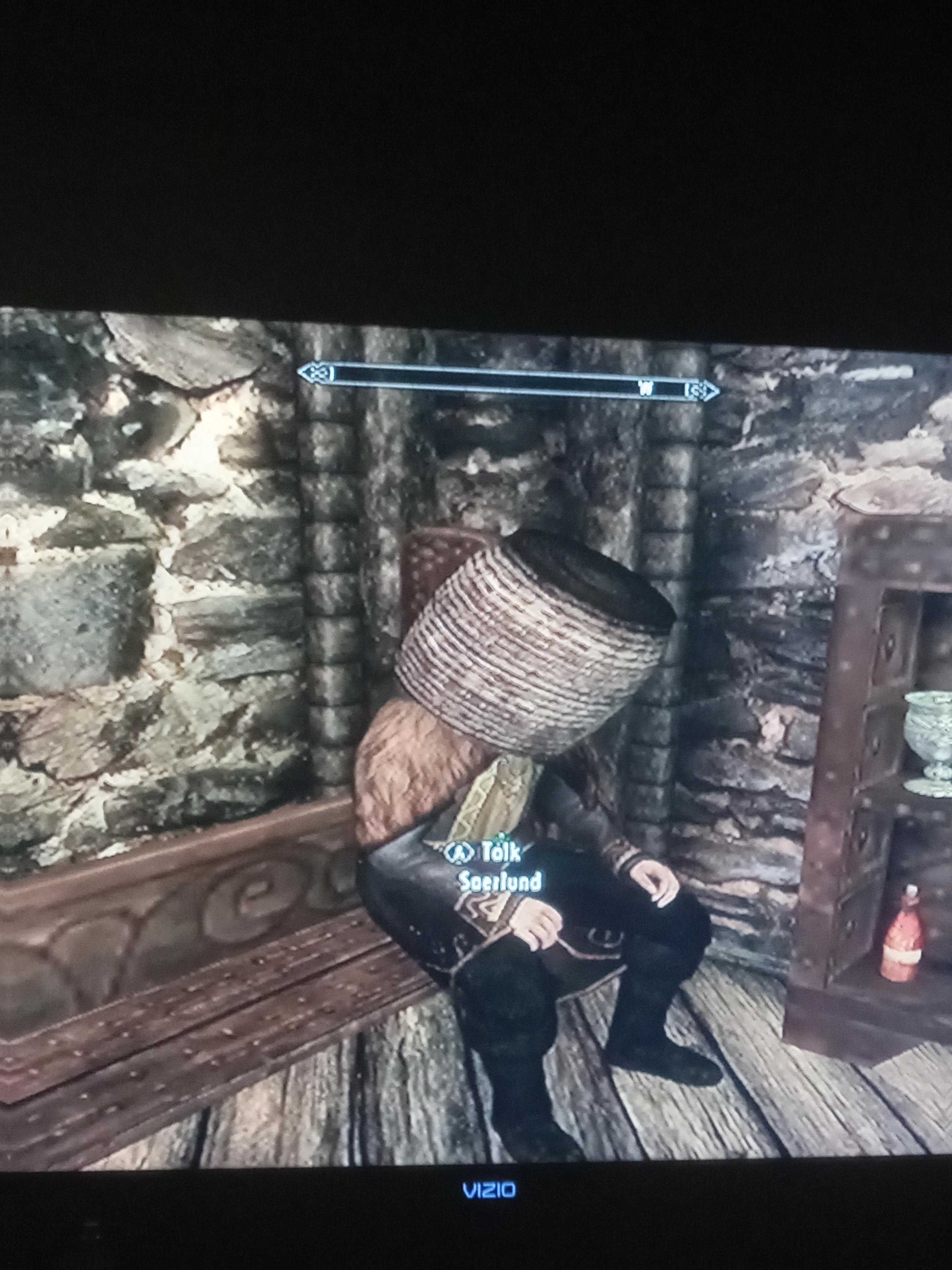 Decided to do some Shenanigans in riften | Scrolller