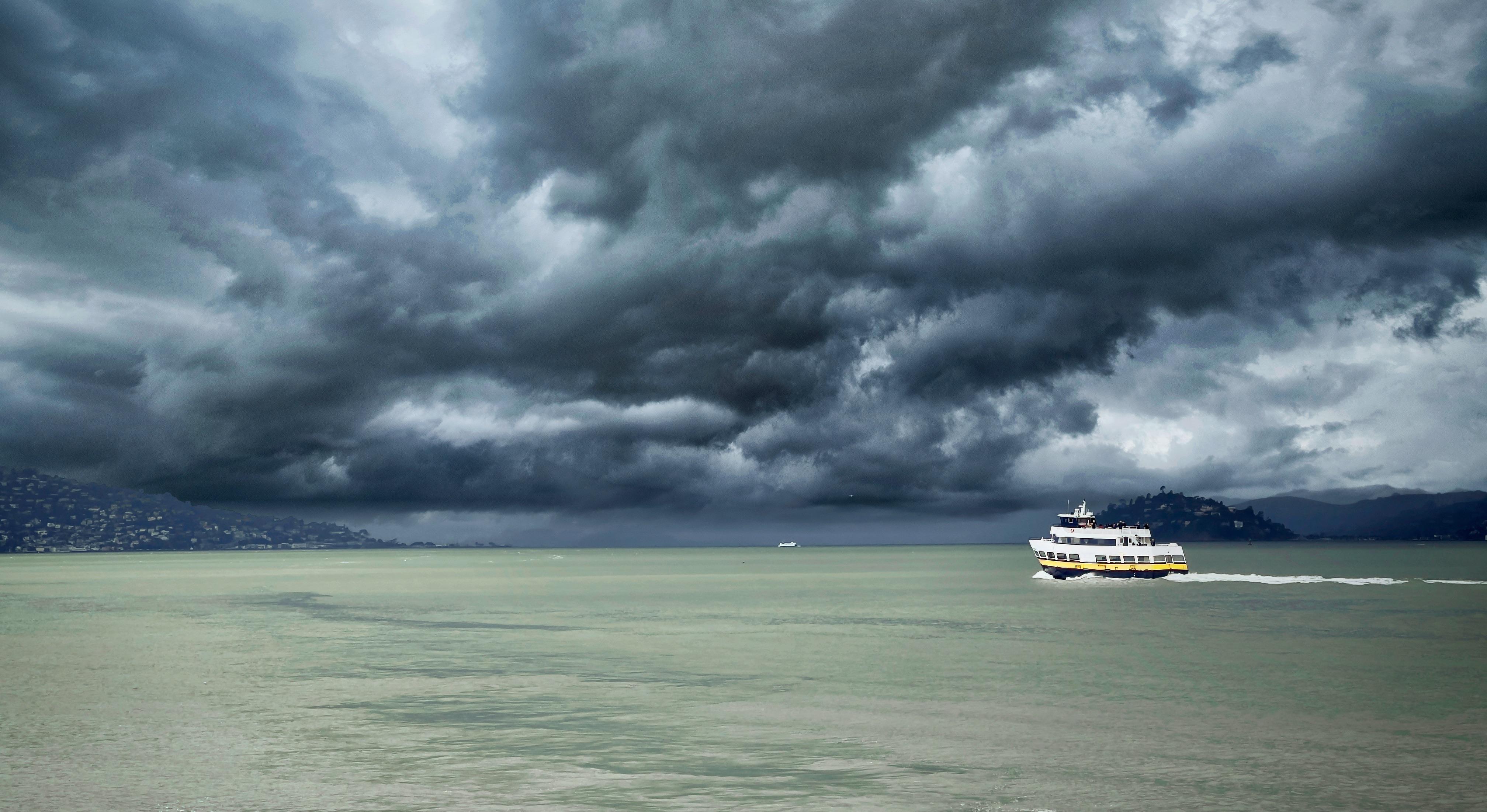 Sailing into the abyss | Scrolller