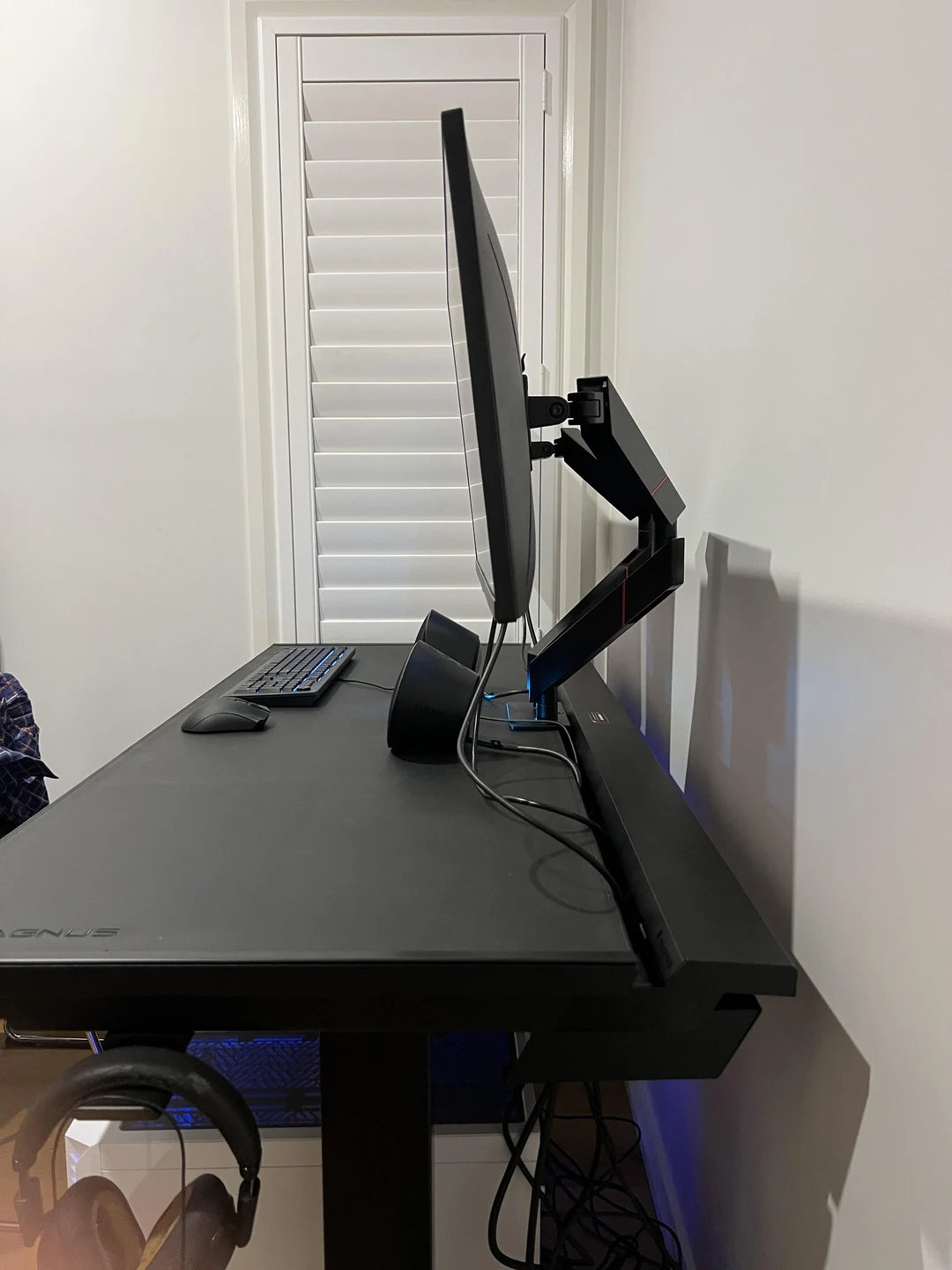 Sagging monitor arms. Help! | Scrolller