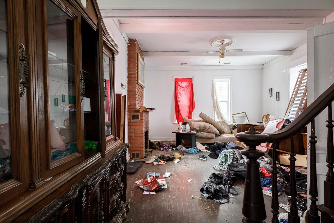 Living Room of an Abandoned Farmhouse [OC] | Scrolller