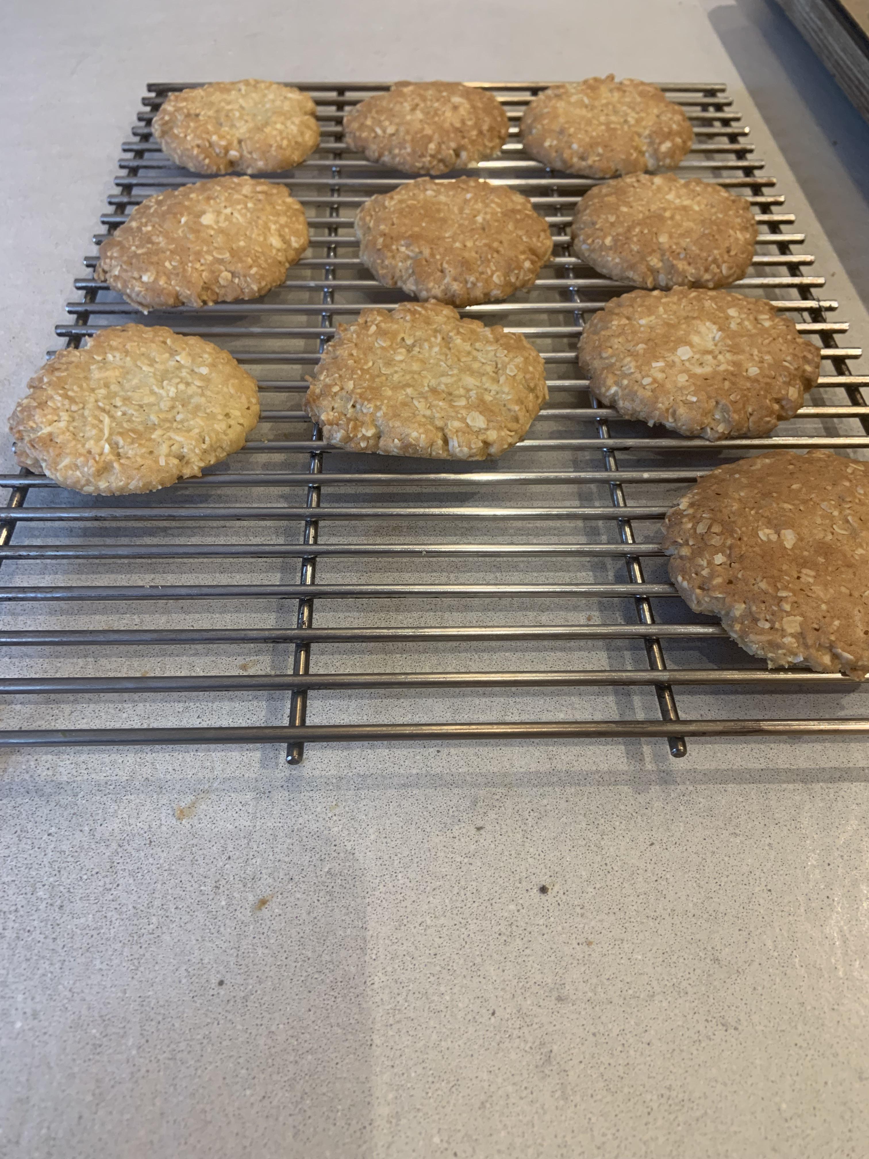 [homemade] ANZAC Biscuits | Scrolller