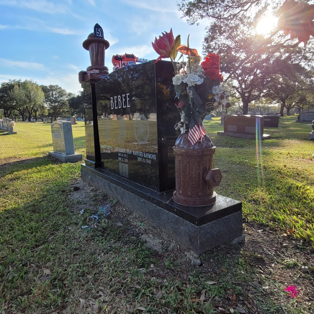 Another beautiful headstone in South Park Cemetery, Pearland, TX. | Scrolller