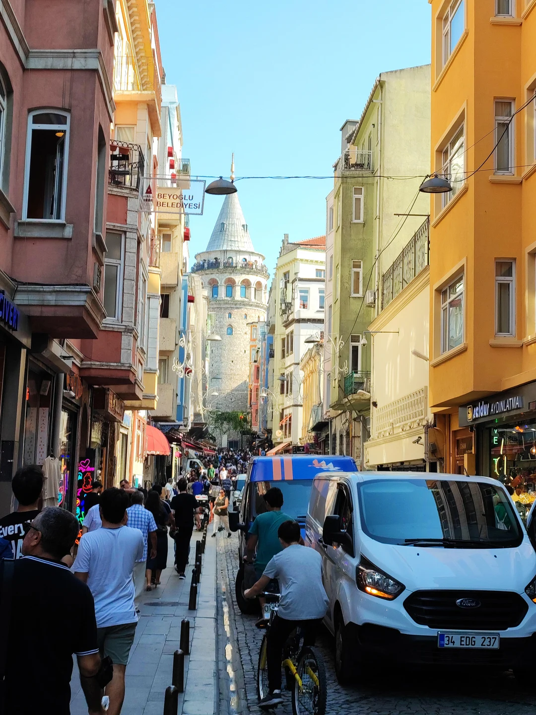 İstanbul, Galata Tower | Scrolller