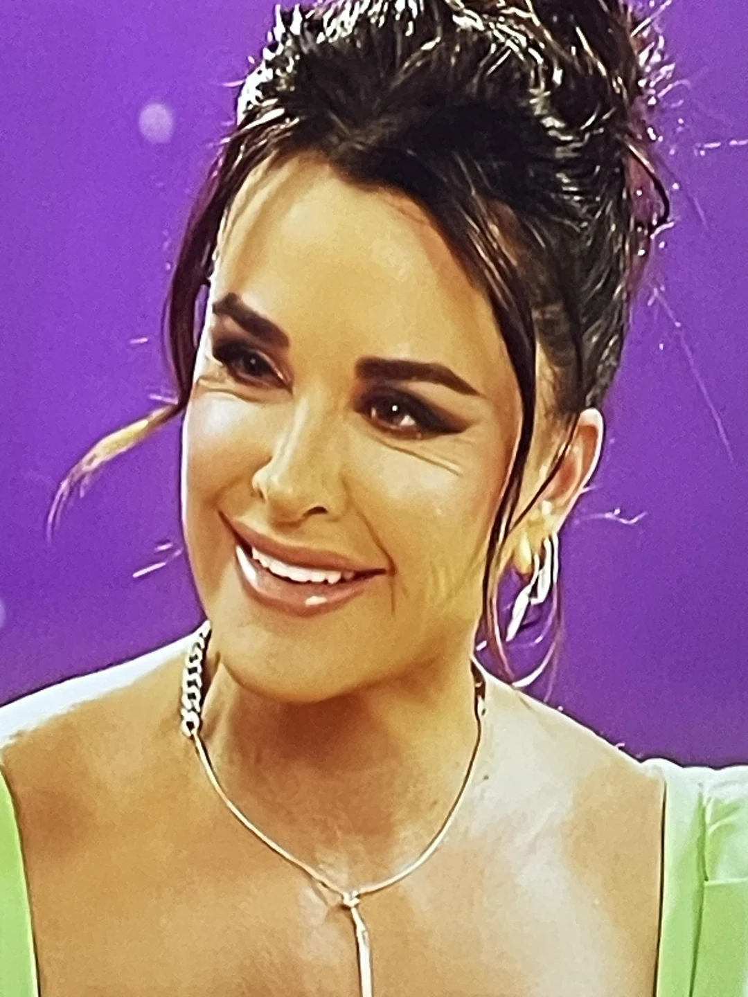 I’m confused 😐 | Scrolller