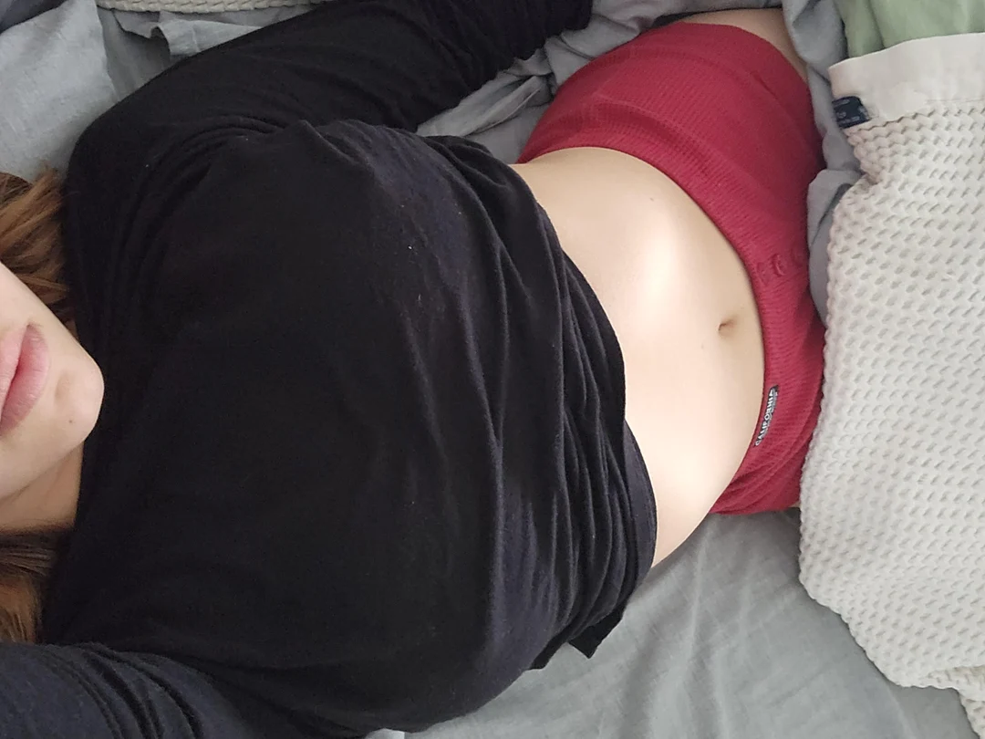 Will you kiss my belly button? | Scrolller