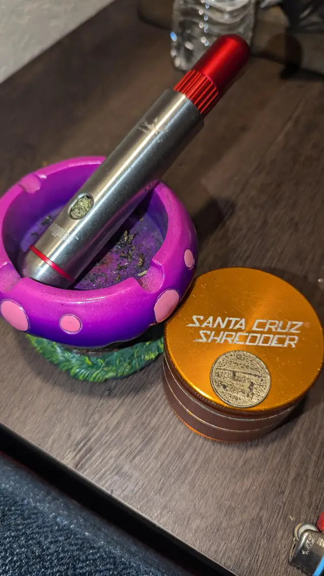 Anyone else carry a Day Pipe? | Scrolller