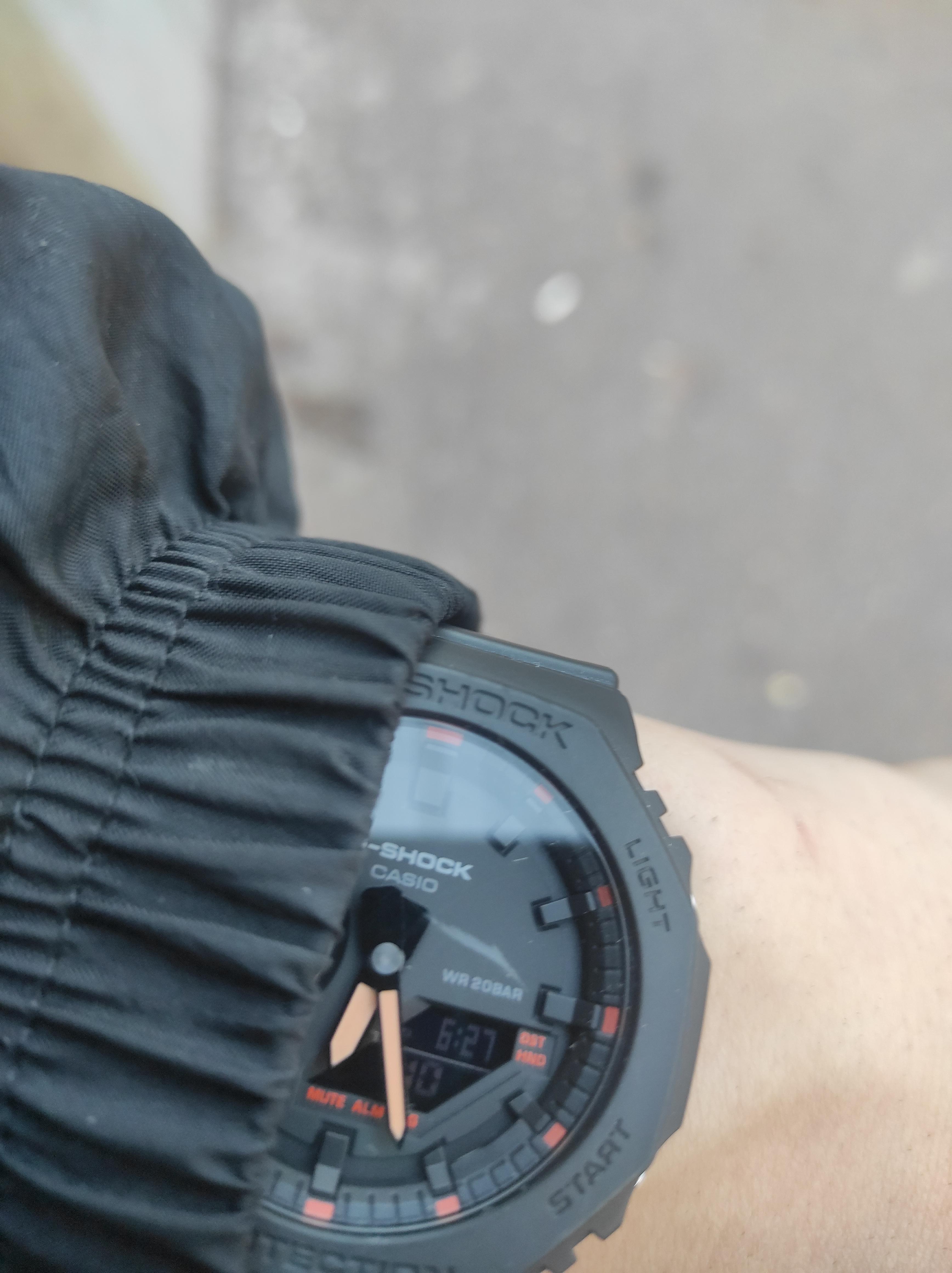 Got any idea how to remove scratches from the casioak? | Scrolller