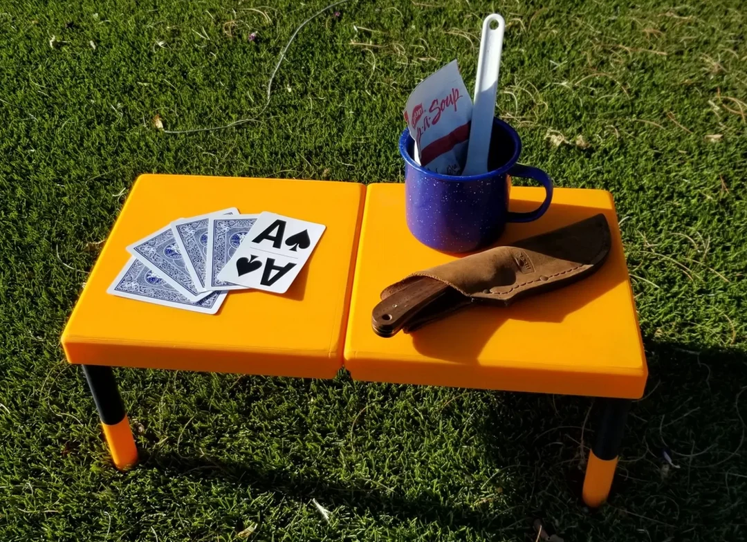 Camping Table design | Scrolller