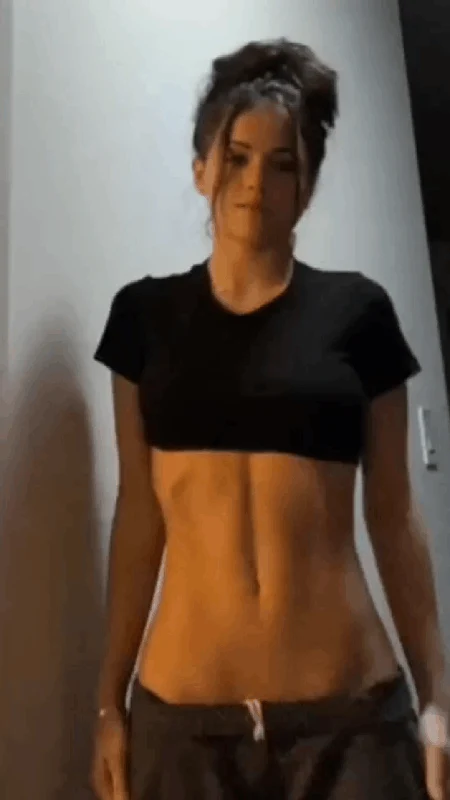 What a Perfect Midriff... | Scrolller