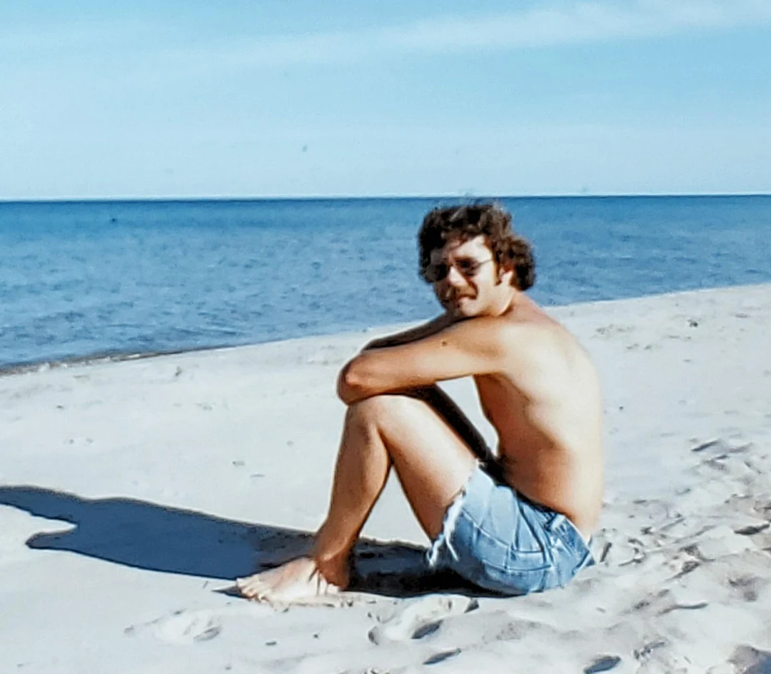 I'm on a Wisconsin Lake Michigan beach. Mid-70s | Scrolller