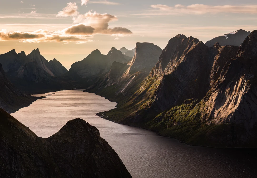 Lofoten, Norway [OC] (4584x3174 | Scrolller
