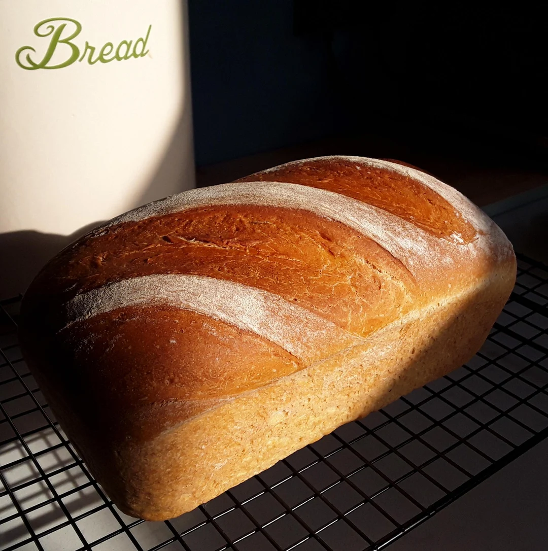 plain white loaf | Scrolller