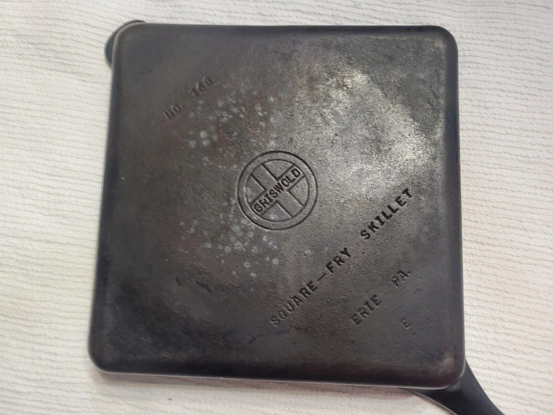 Does anybody know what years this Griswold utility skillet was made? | Scrolller