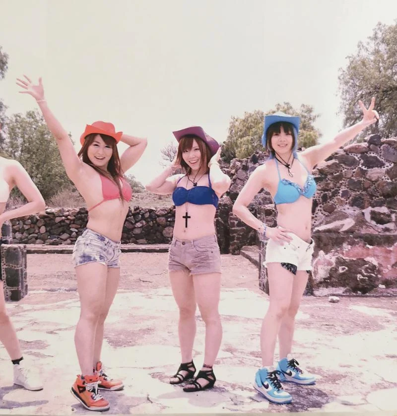 Iyo Sky, Kairi Sane and Mayu Iwatani | Scrolller