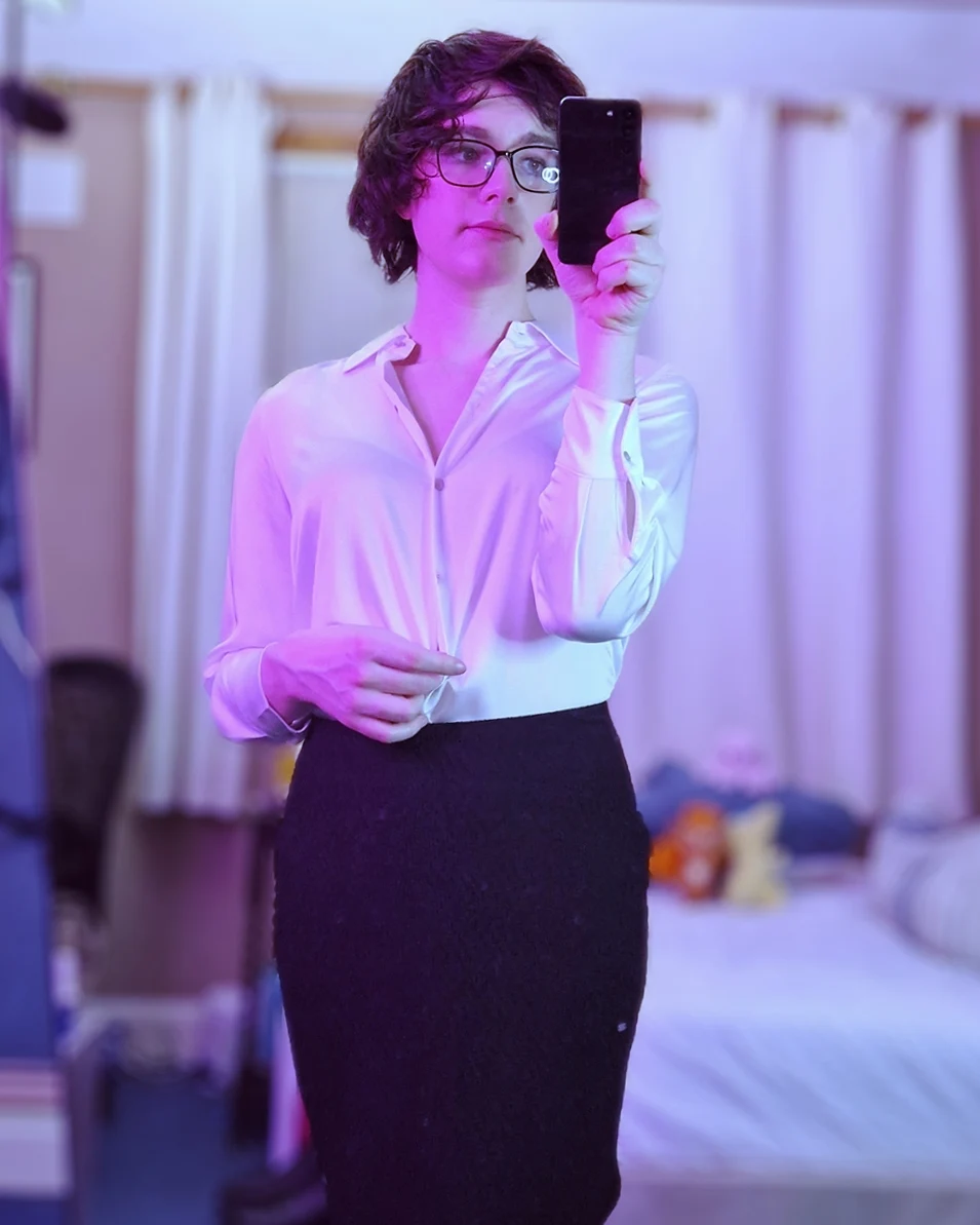 Job interview outfits are way more interesting now! | Scrolller