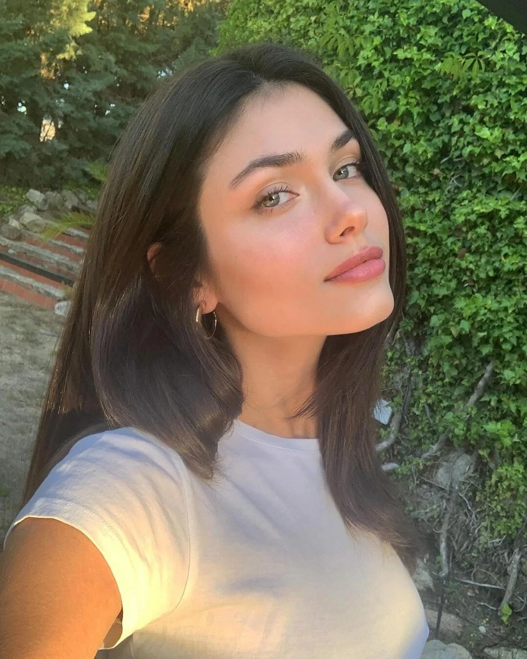 Victoria Brono | Scrolller