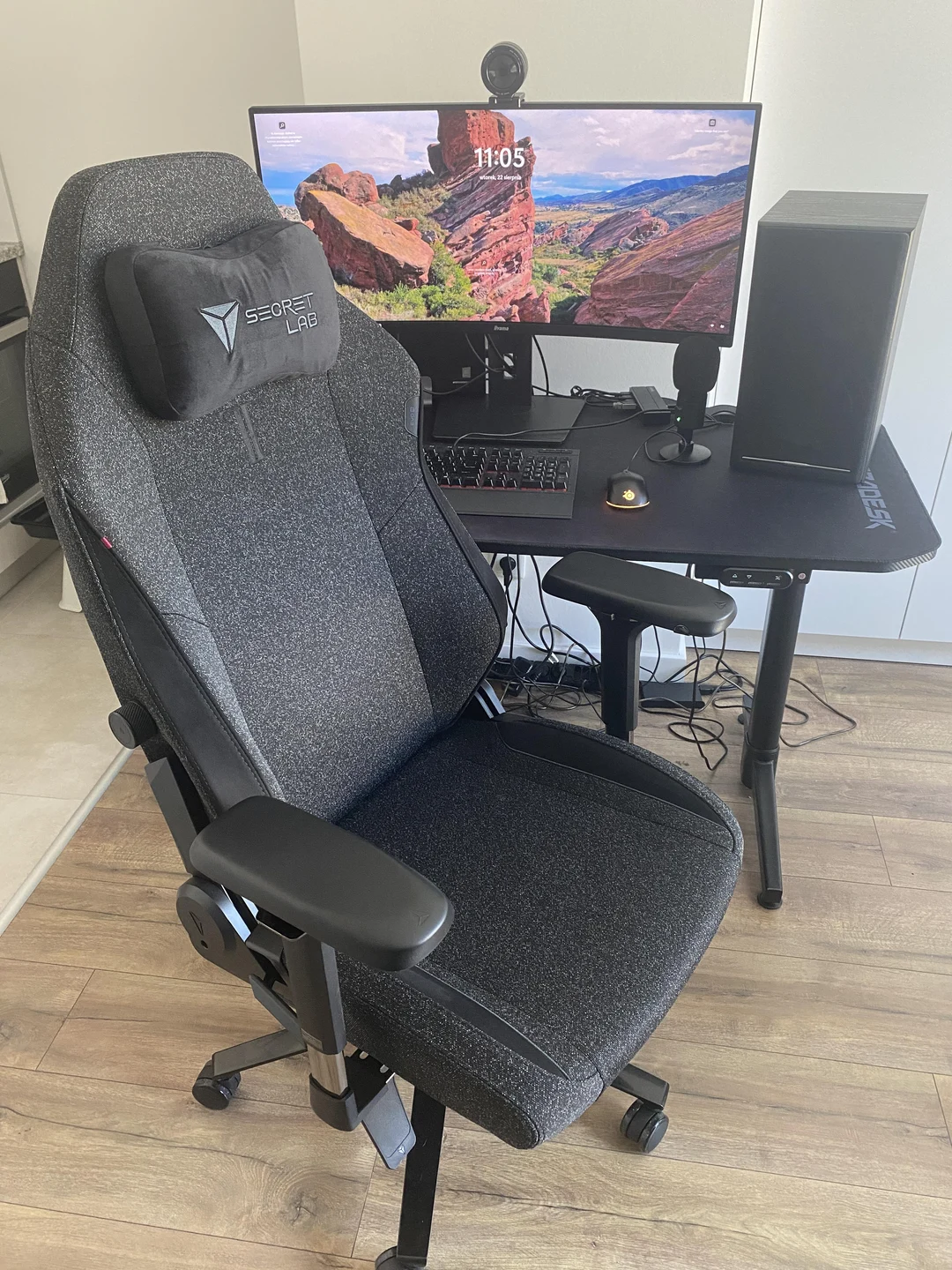 #Secretlab TITAN Evo has arrived and now the setup is complete :) | Scrolller