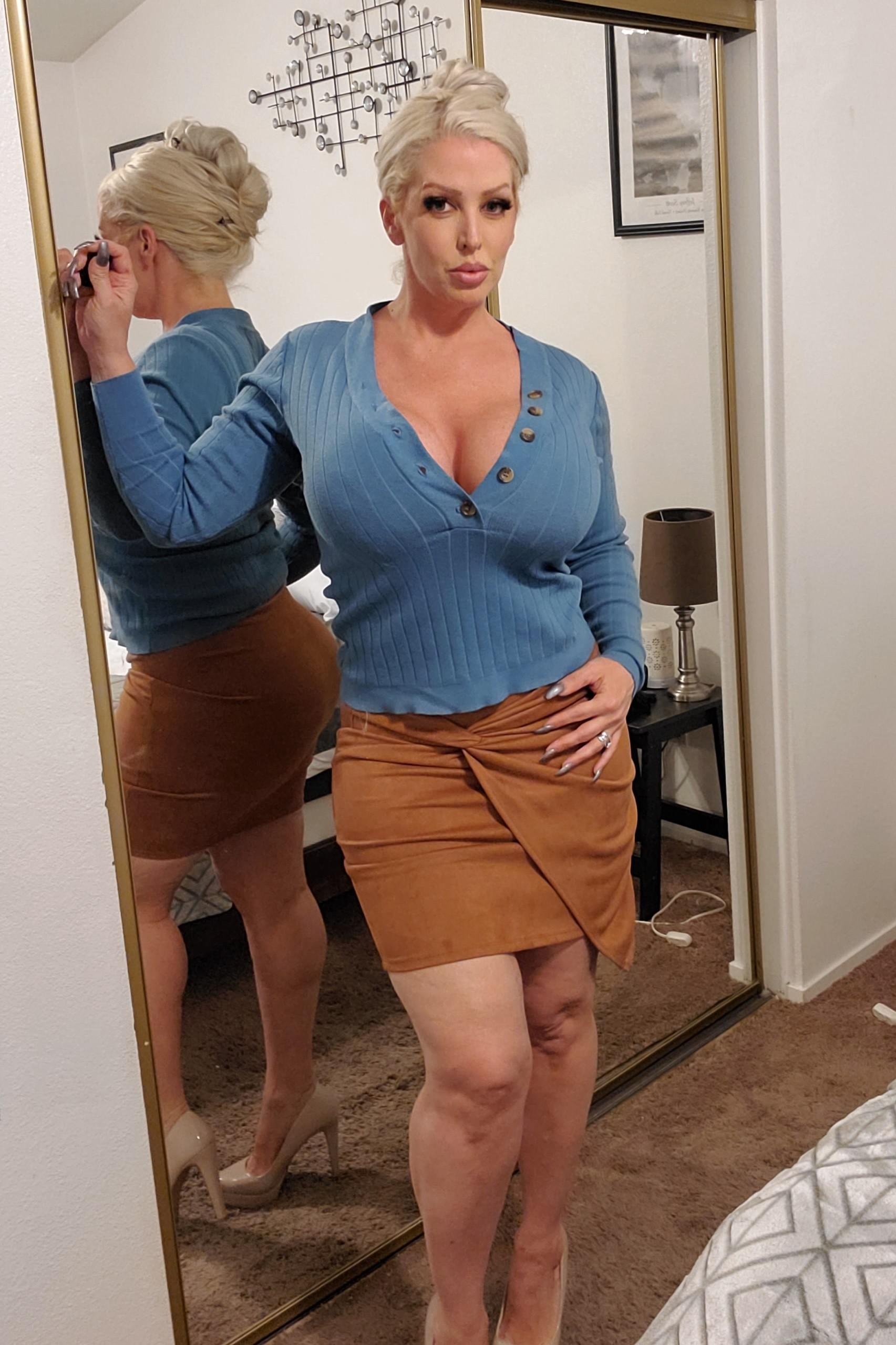 Alura Jenson | Scrolller