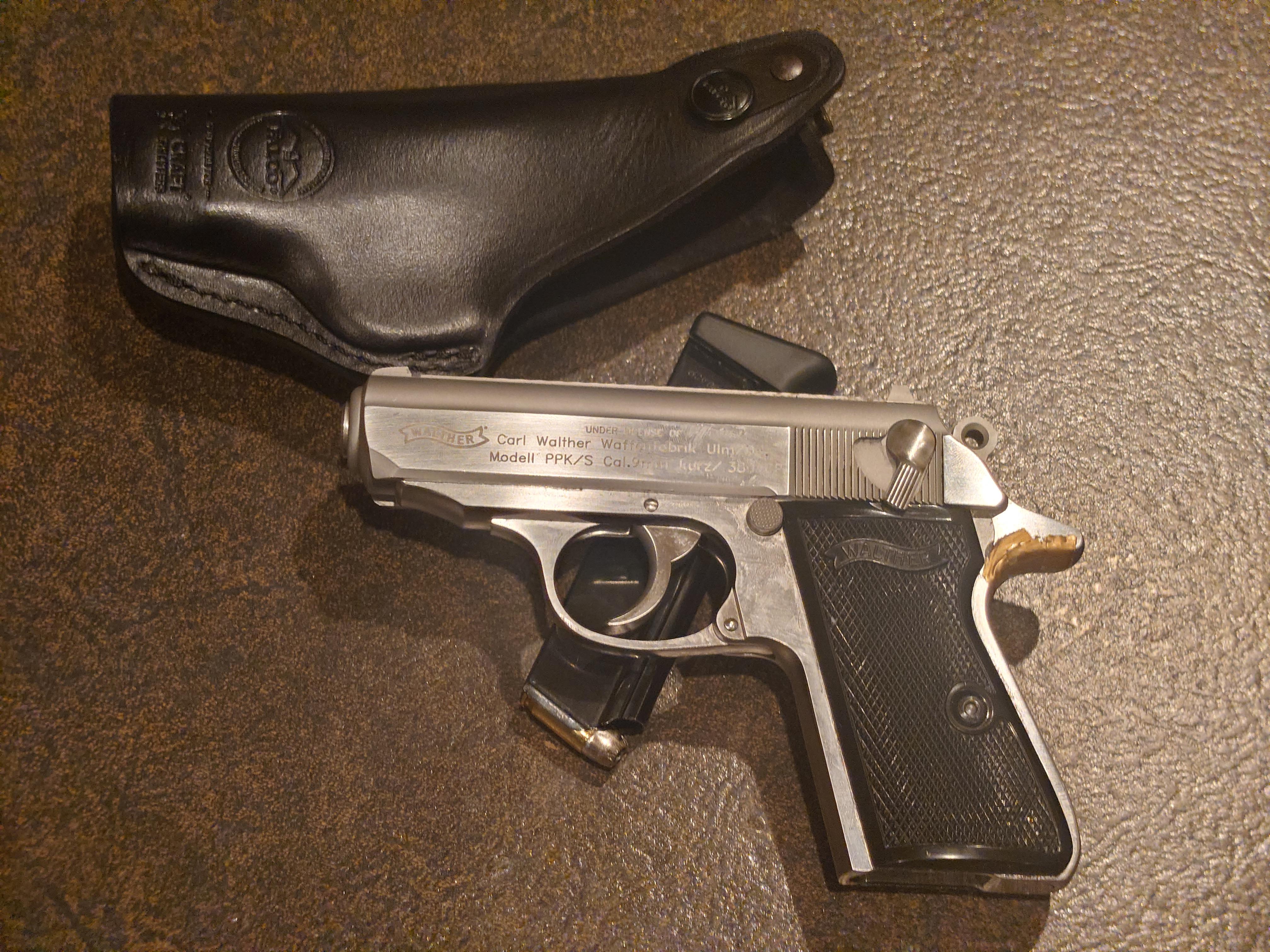 Smith and Wesson Walther PPK/S Carry Setup | Scrolller