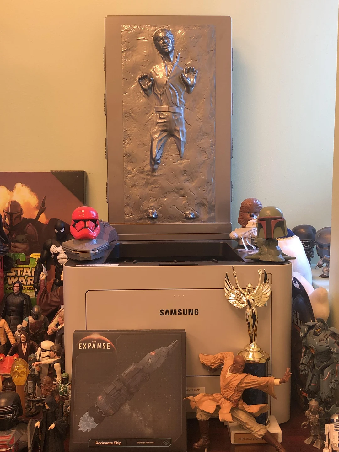 Meet My New Office Assistant | Scrolller