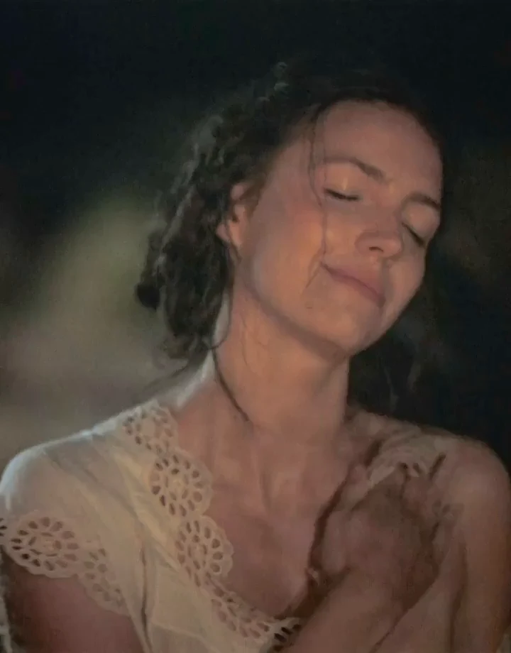 Ella Hunt | Scrolller