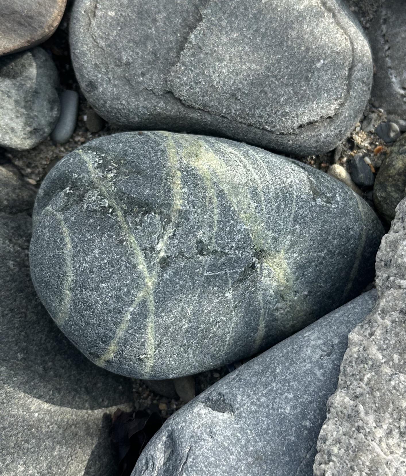 What causes these lines in the rocks? | Scrolller