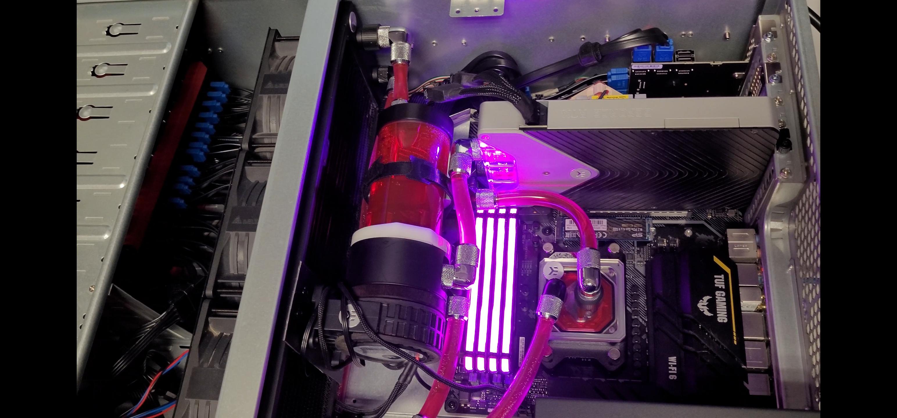 Thoughts on my custom loop server case PC? | Scrolller