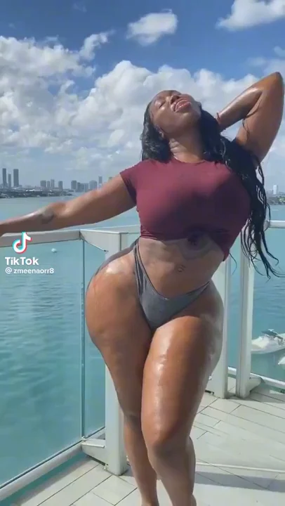 No competition whatsoever | Scrolller