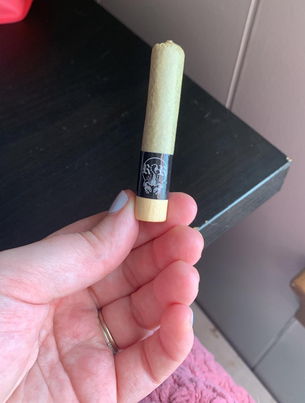 My blunt looks like a tampon | Scrolller