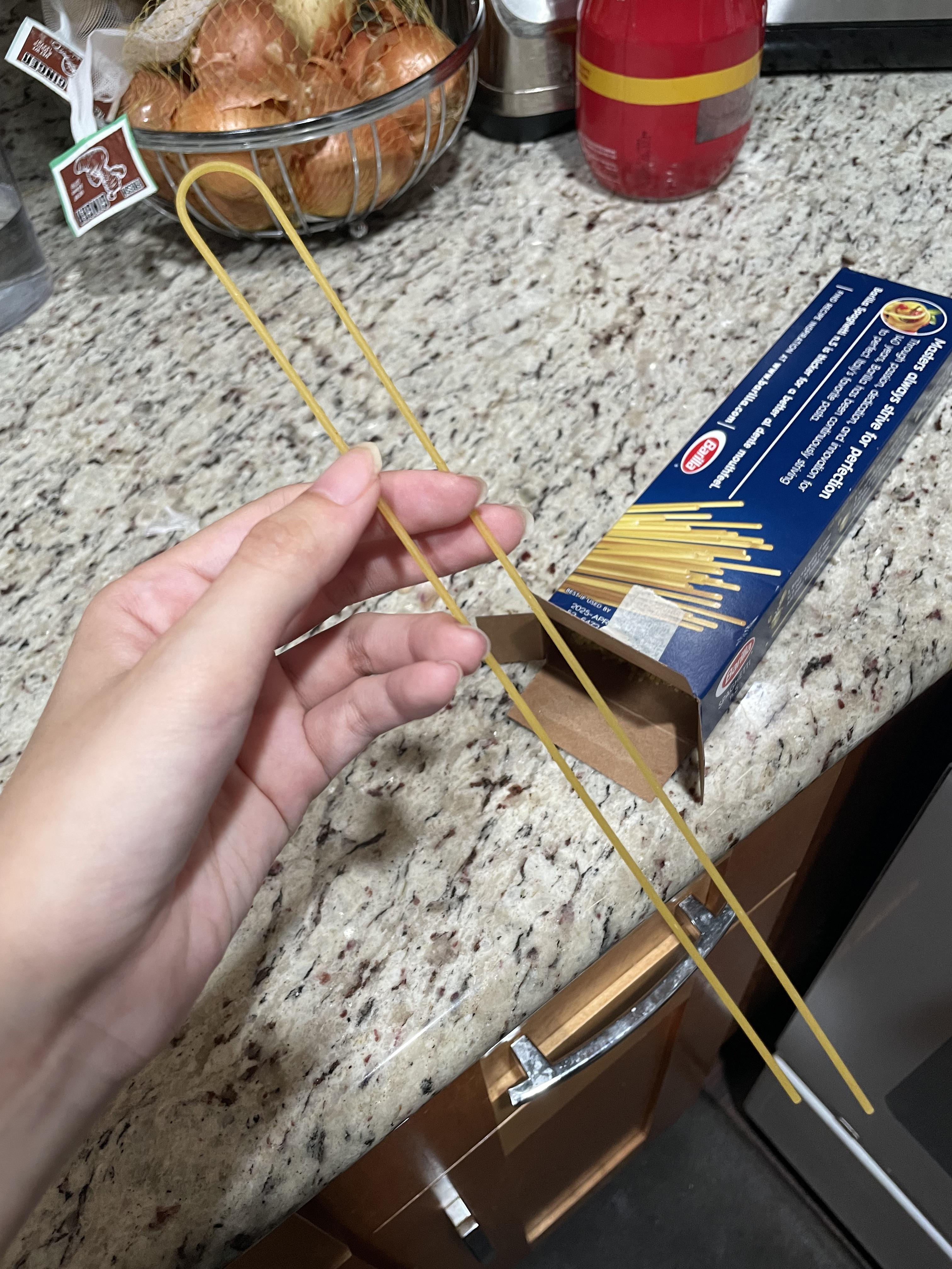 This extra long string of spaghetti | Scrolller