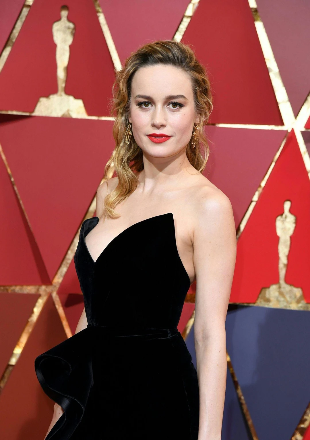 Brie Larson Scrolller