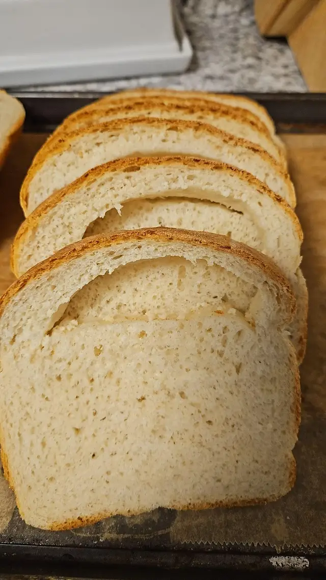 Weird bubble on my fiance's sandwich bread help? | Scrolller