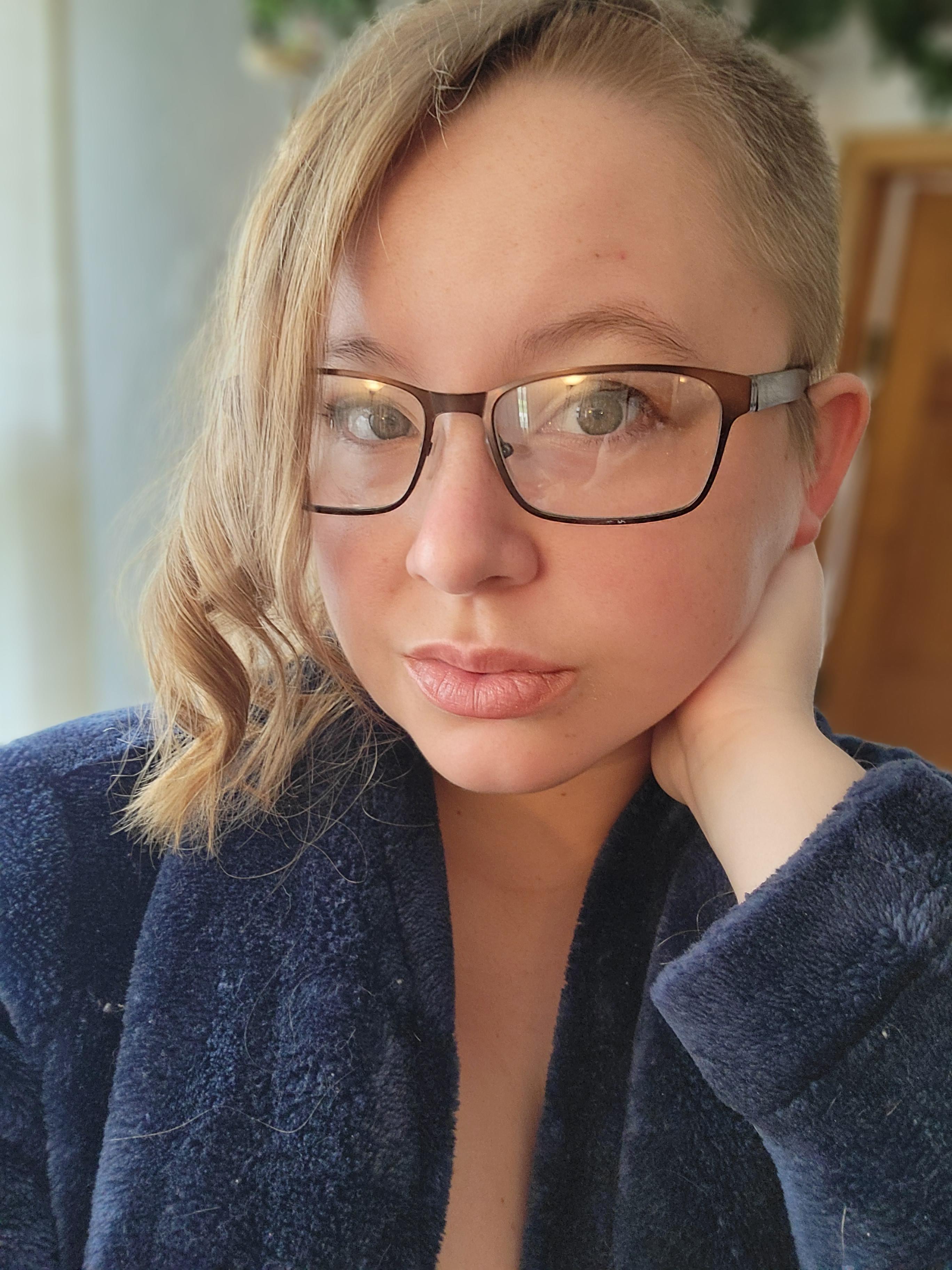 Haven't posted a selfie in a while | Scrolller