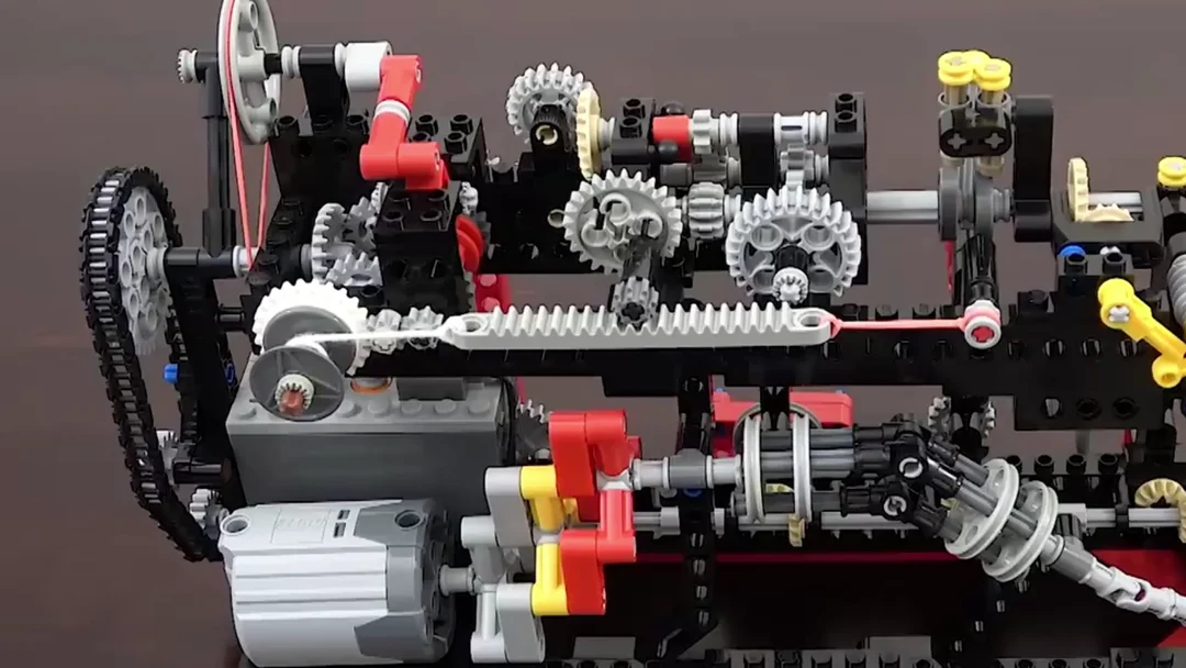 Lego build using 20 Mechanical Principles | Scrolller