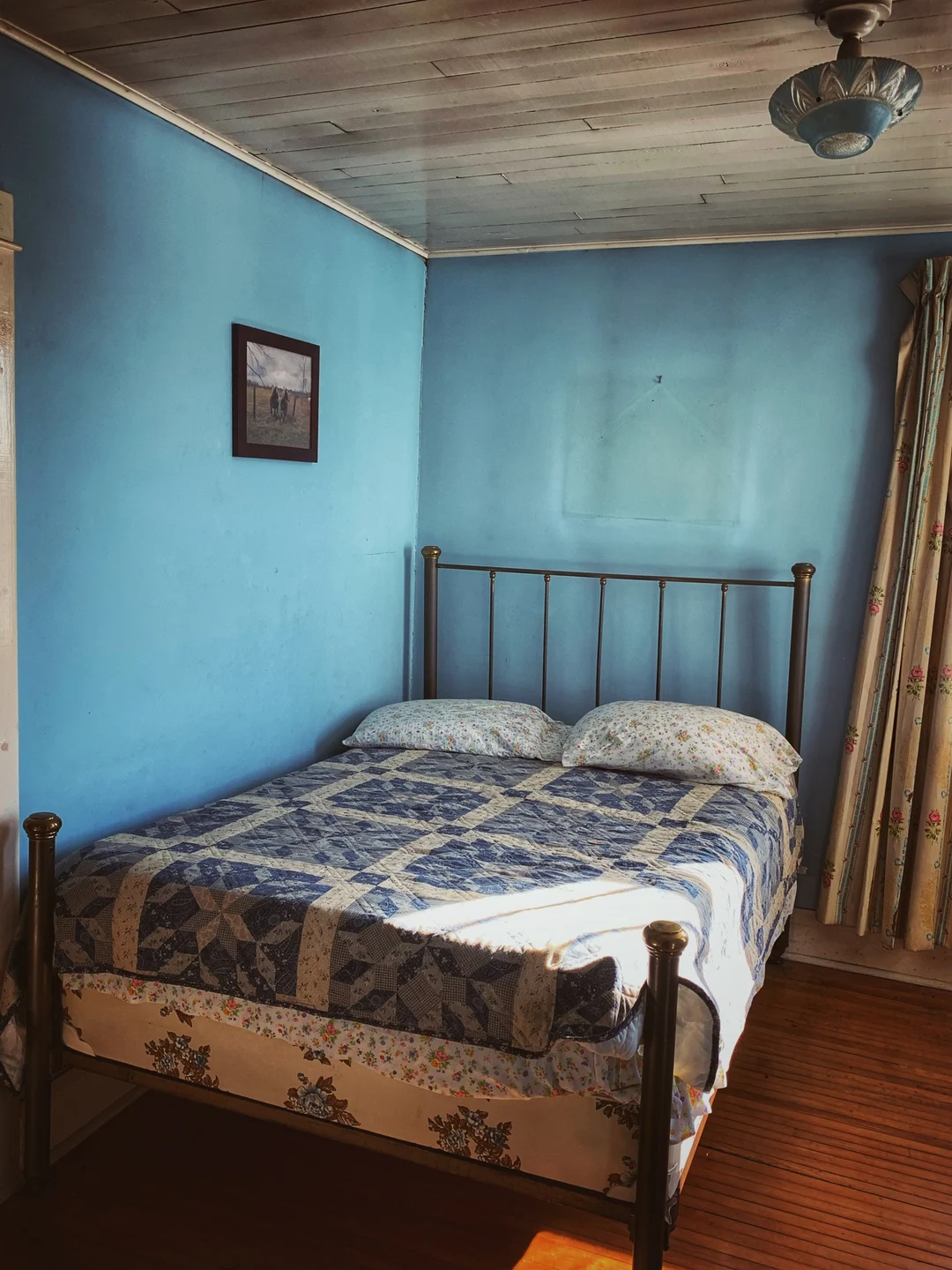 The guest bedroom at Aunt Mary’s house | Scrolller