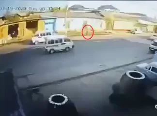 Driver of the month spotted... | Scrolller