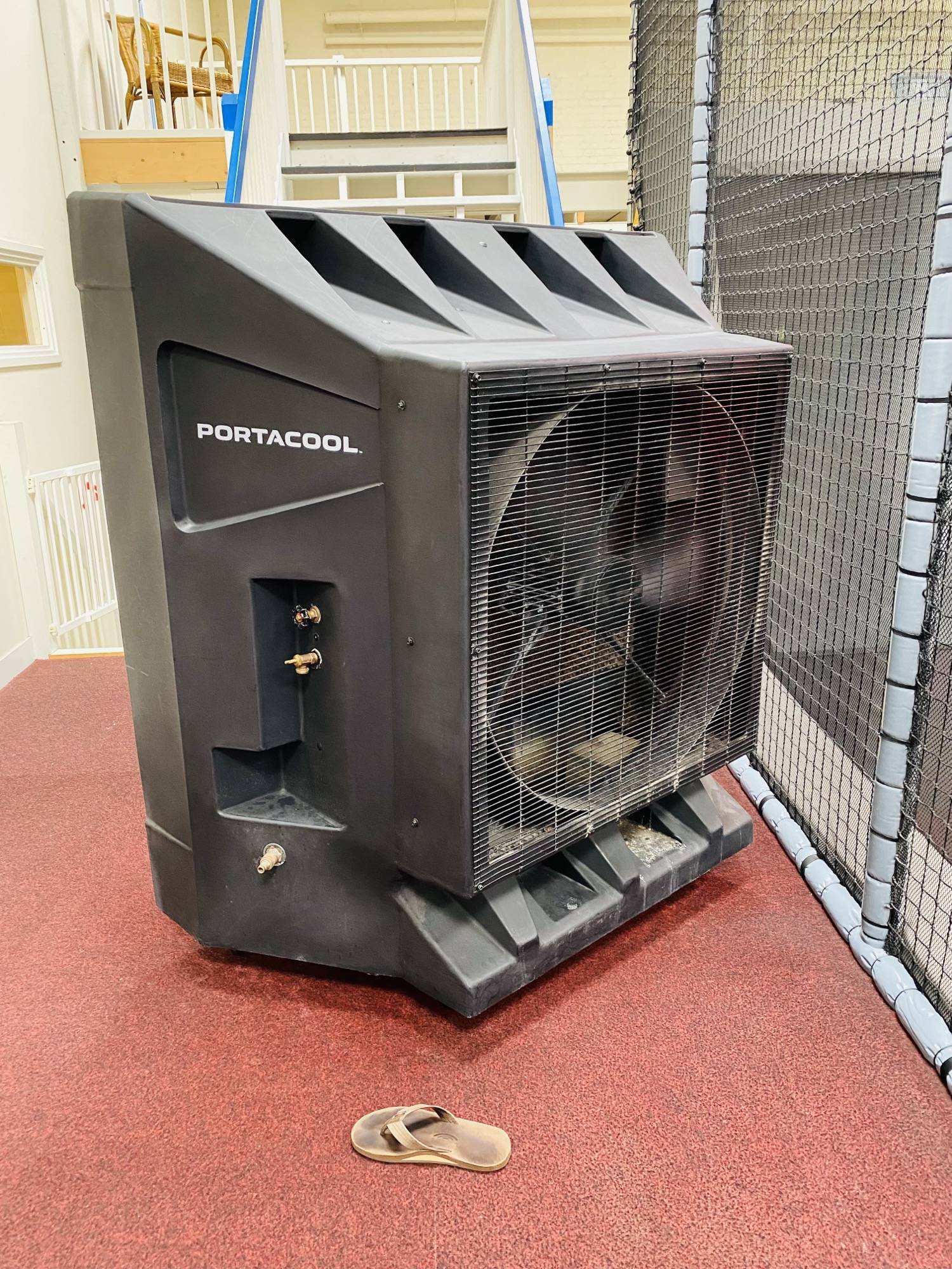 PORTACOOL (flip flop for scale) | Scrolller