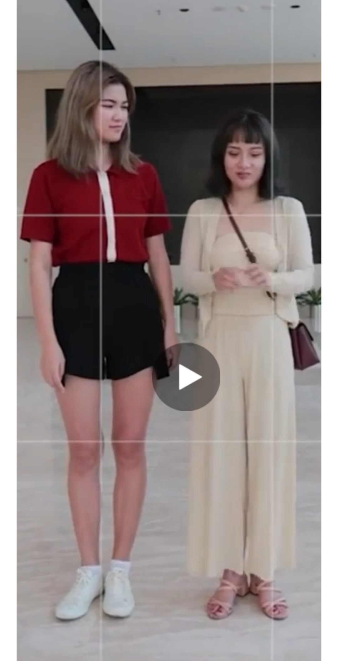 Does this look like a 10cm(4in) difference? | Scrolller