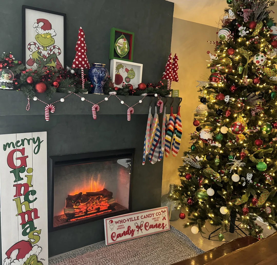 Christmas retreat with the Grinch | Scrolller